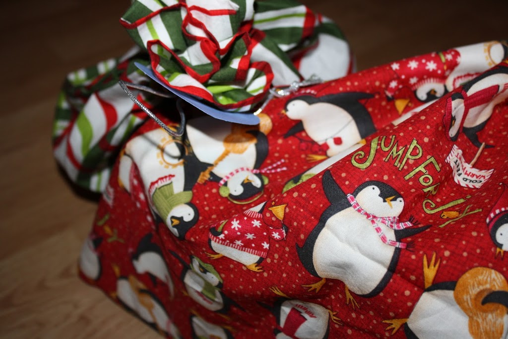 Tutorial: Reusable Gift Wrap - Sew Sweetness